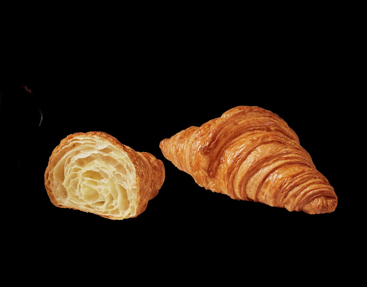 Extra Large Butter Croissant 90g (35676) - LBP Bakeries