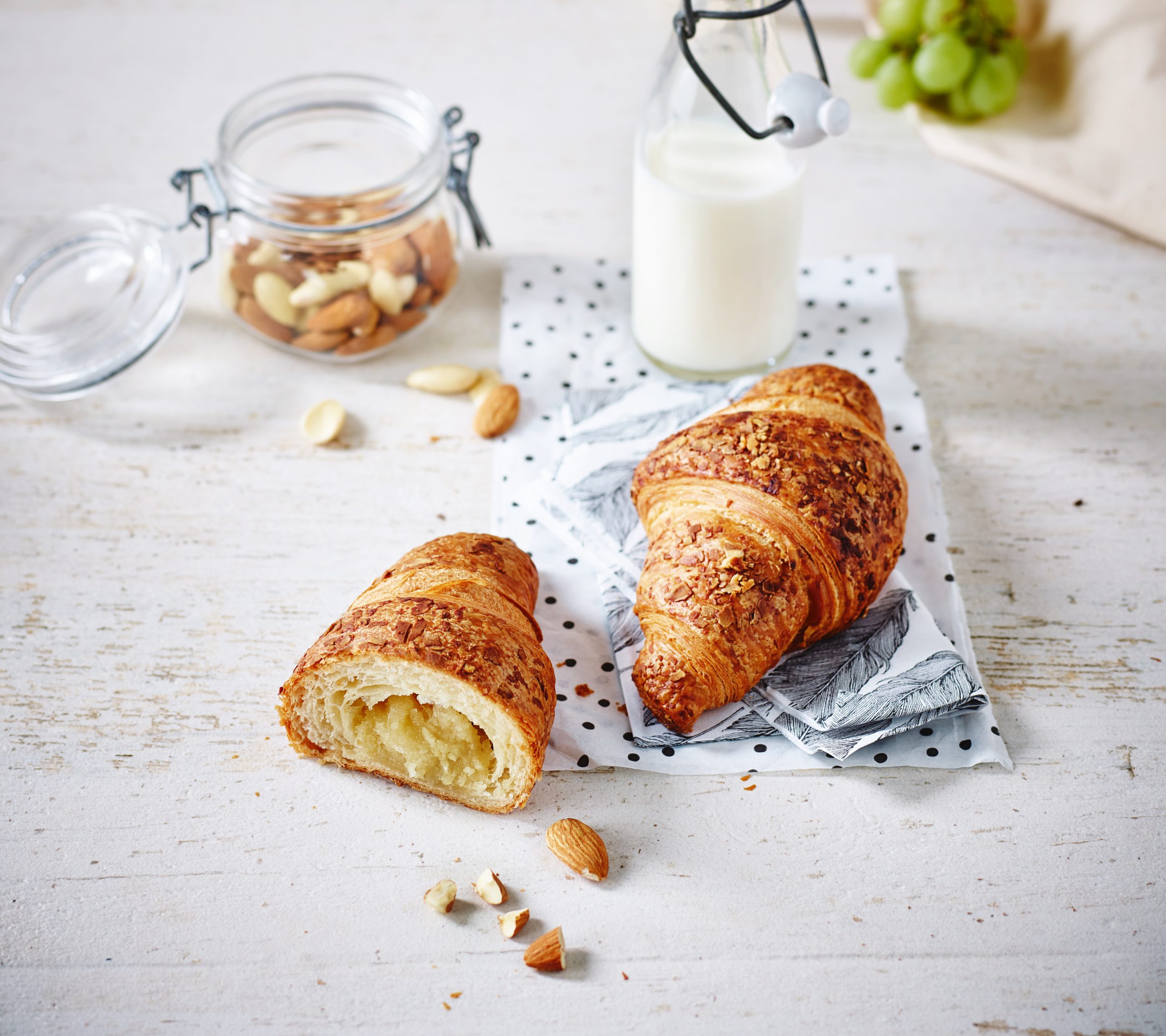 Almond Croissant "Selection D'or" - LBP Bakeries