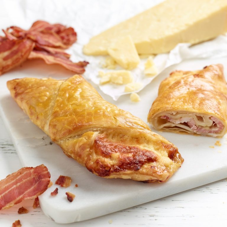 Cheese & Bacon Turnover (CG15) - LBP Bakeries